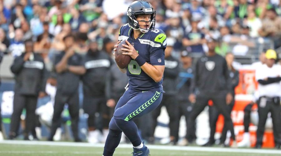 Younger than Russell Wilson: Seattle Seahawks appoint Austin Davis as ...